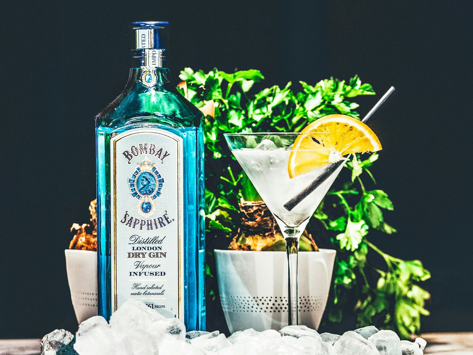 Whiskey vs. Gin: Understanding the Key Differences – Five Towns Wine ...